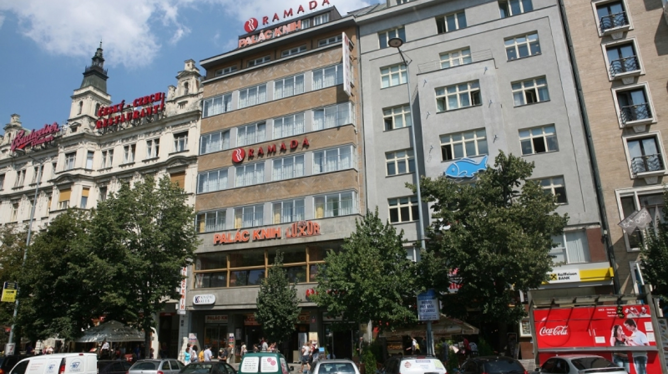 6 důvodů, proč jít dnes v 17:30 na Václavák do Luxoru – G.cz