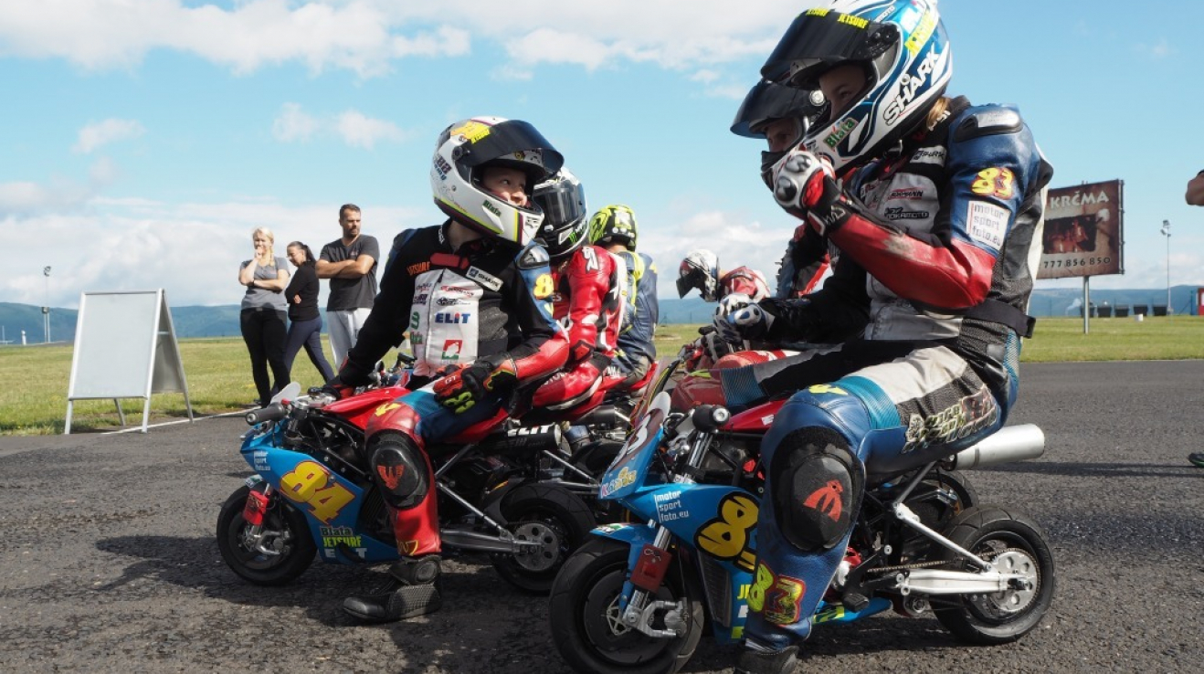 Moto Junior: Na čem vlastně prckové závodí? – G.cz