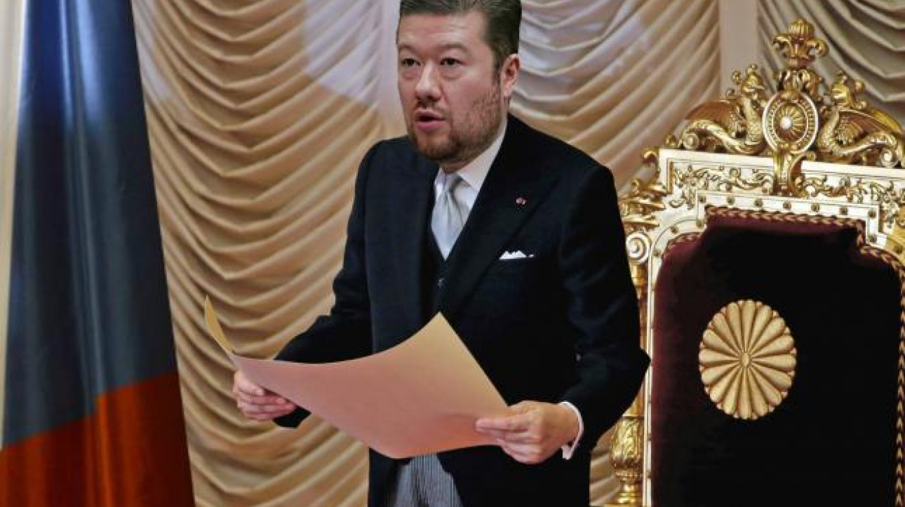 Černá holčička v reklamě na trdelník je vlastizrada. SPD organizuje ...