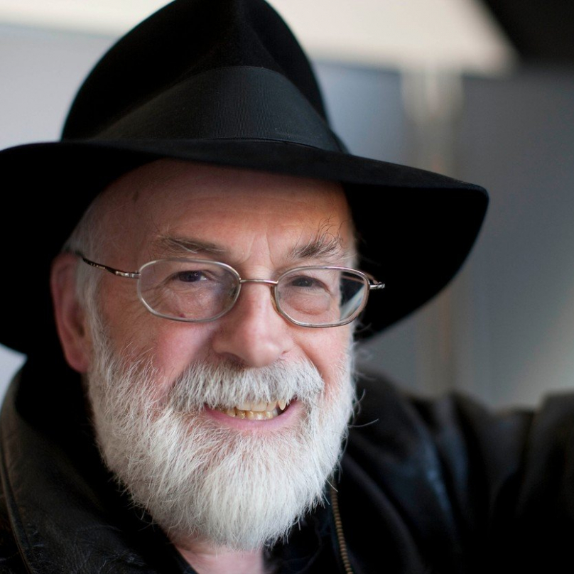 Před třemi lety zemřel Terry Pratchett, jeho Úžasná Zeměplocha se dočká ...